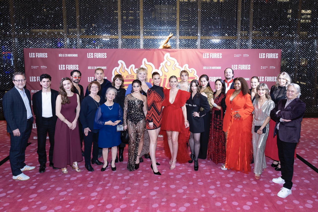Les Furies: Les stars sur le tapis rouge de la grande première ...