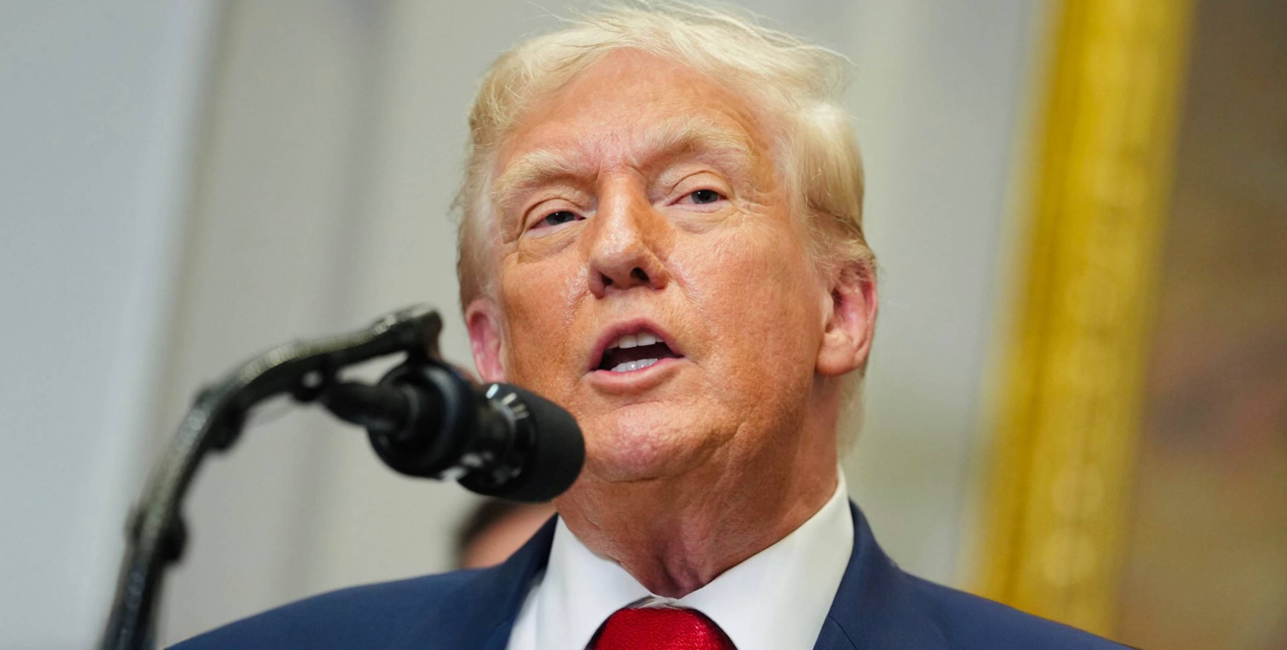 Trump announces he has “captured” the Venezuelan president and his wife ...