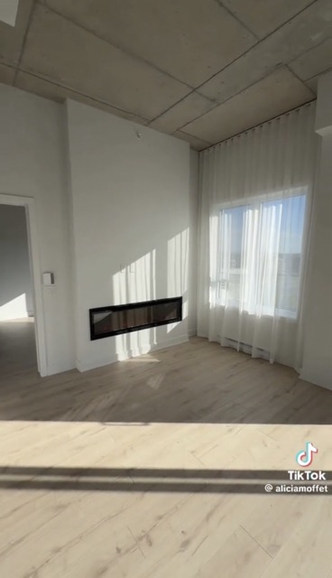 Le magnifique nouveau condo d’Alicia Moffet en 13 photos - Hollywoodpq.com