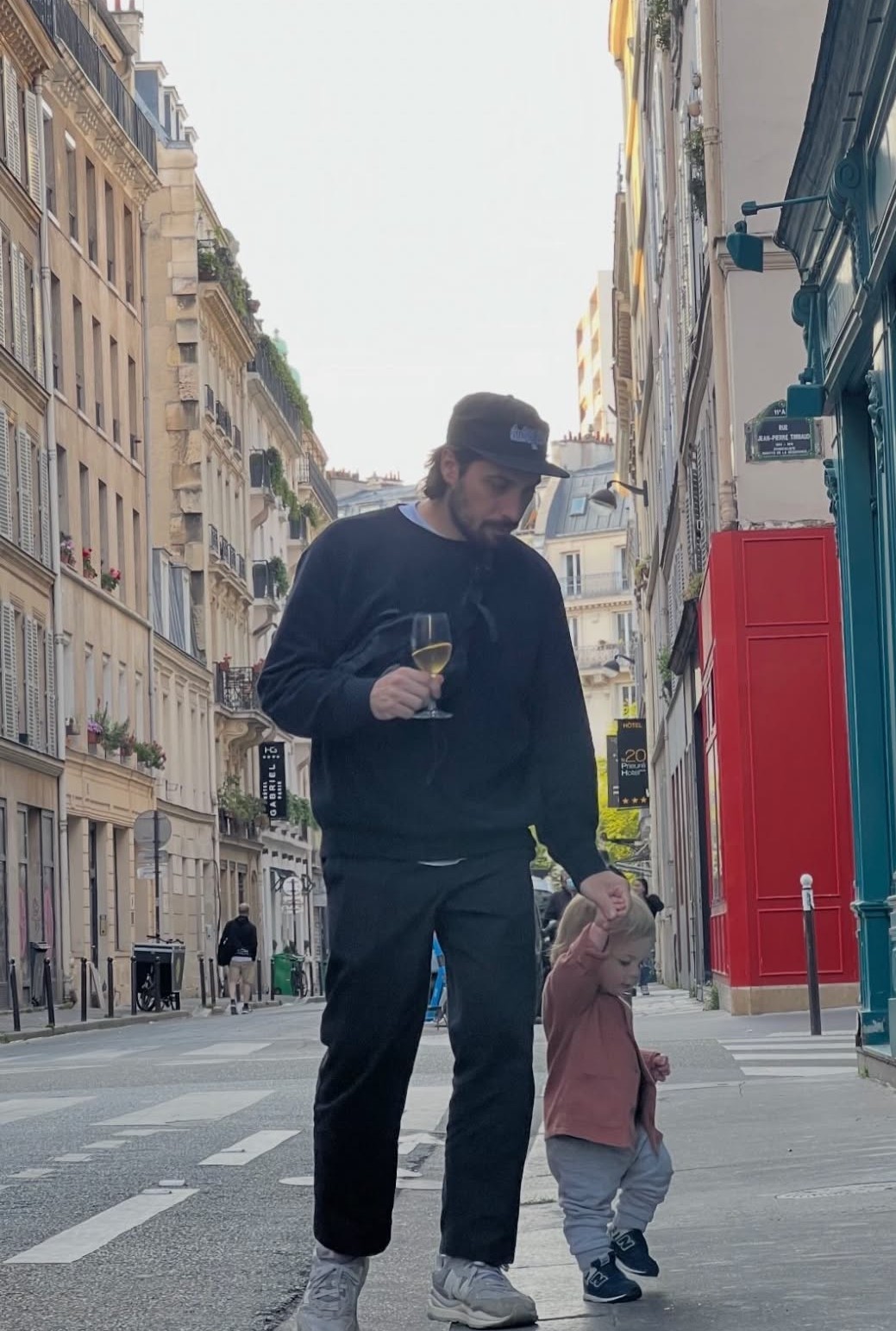 12 vedettes célèbrent la fête des Pères avec douceur - Hollywoodpq.com